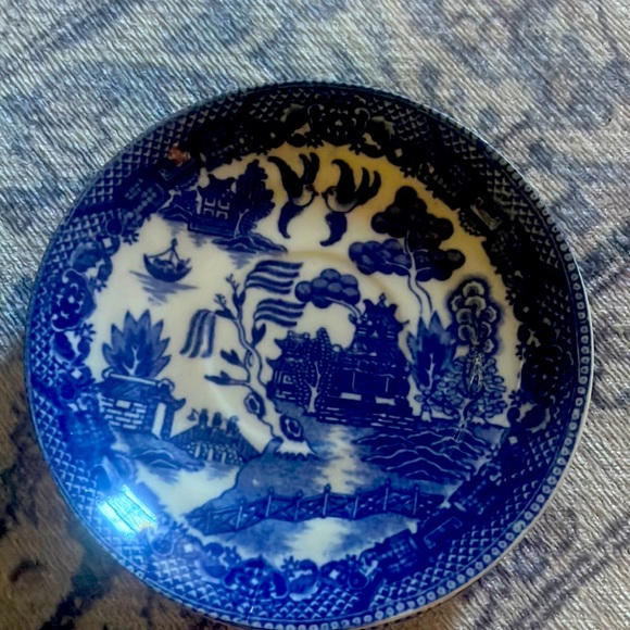 Kitchen | Vtg Willow Pattern Saucer | Poshmark
